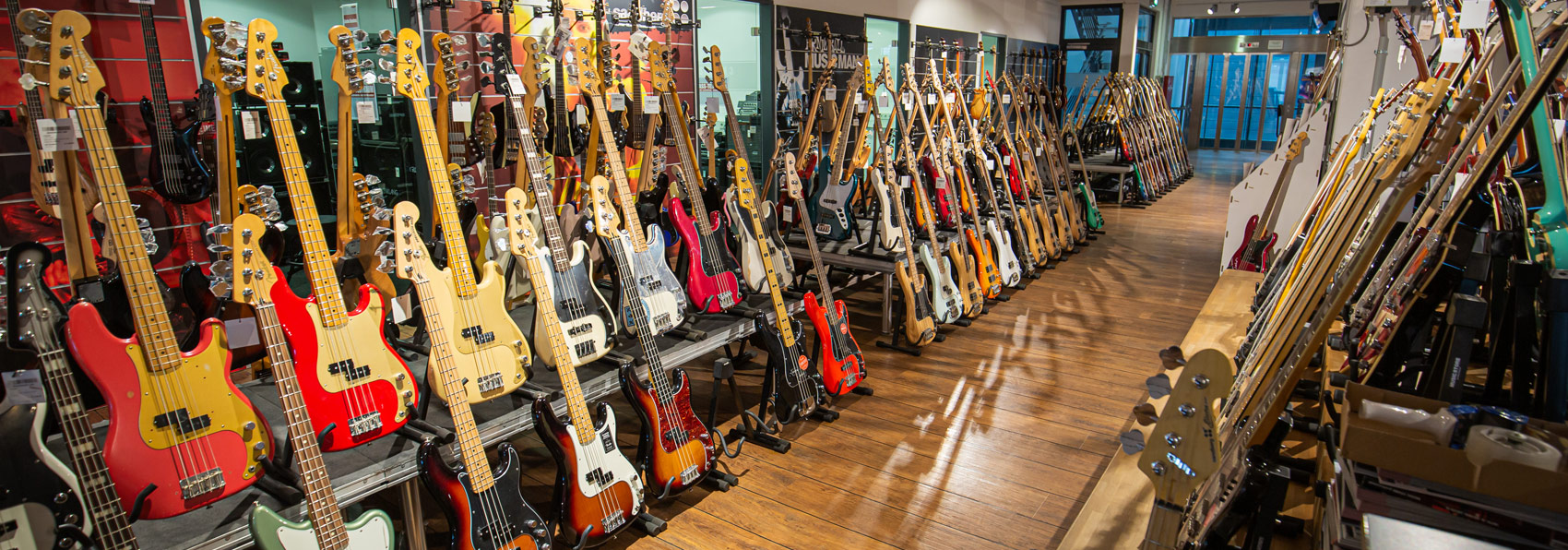 MUSIC STORE Bass-Abteilung | MUSIC STORE professional