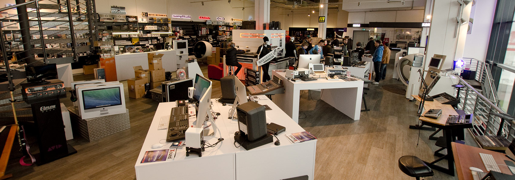 MUSIC STORE Pro Audio / Recording / PC-Abteilung | Deutschland